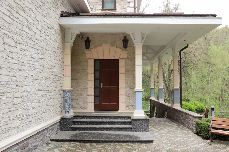 Main Gate Pillar Tiles Design: Modern Front Pillar Tiles for Elegant Homes
