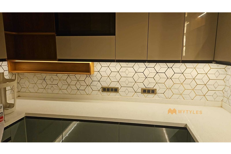 Geometric Hexagon Highlighter Wall Tile, Metallic Finish, 1x2 Feet ...